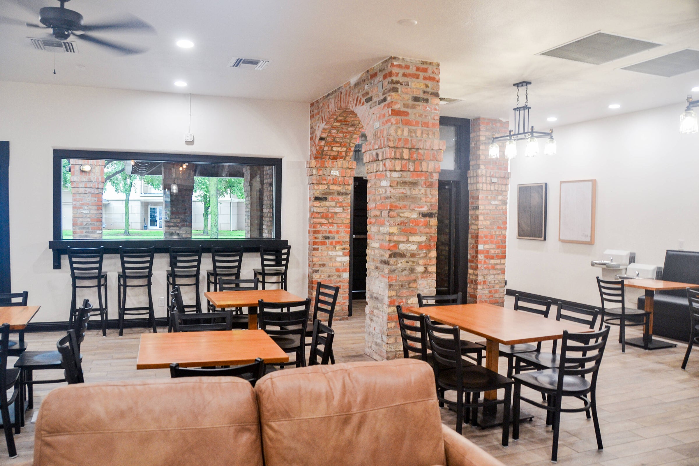 About | 1889 Cake & Coffee Bar